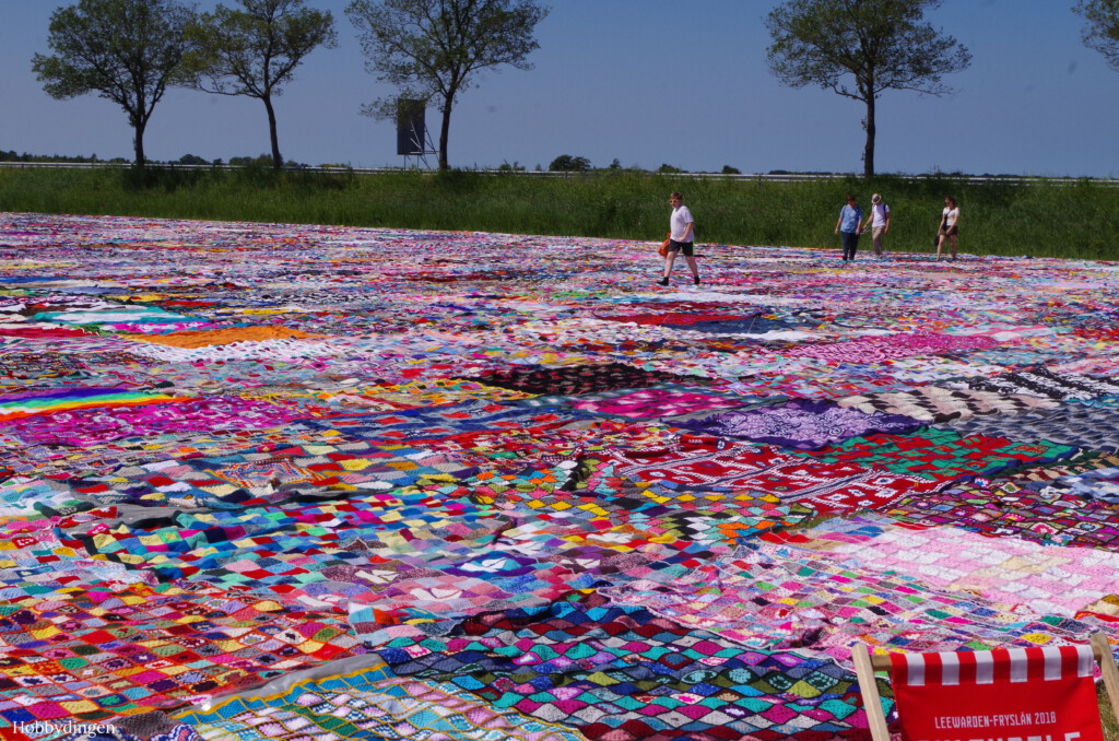 The Biggest Crocheted Blanket of The World – Hobbydingen